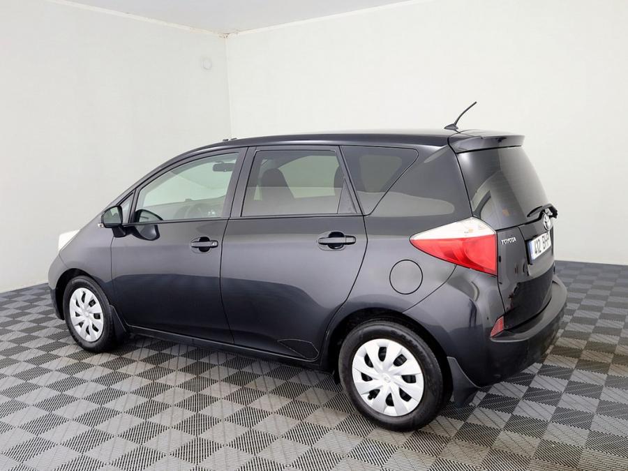 Melns Toyota Verso-S 2012 Tallina, ar dzinēja tilpumu 1.30 L un nobraukumu 248 tūkst. km par 2199 €, foto 13 vietnē AUTOMOTO.COM.LV
