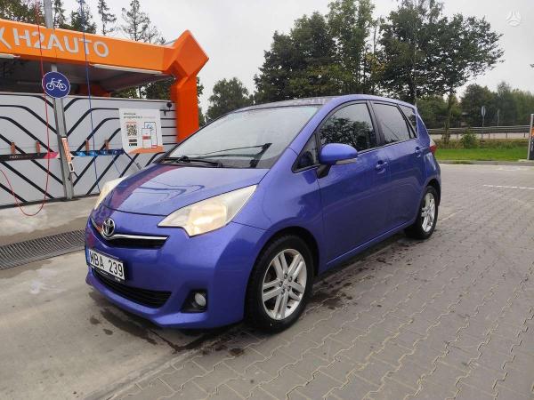 Toyota Verso-S 2011 Viļņa vietnē Zils Toyota Verso-S 2011 Viļņa, ar dzinēja tilpumu 1.36 L un nobraukumu 373 tūkst. km par 3999 €, foto 1 vietnē AUTOMOTO.COM.LV