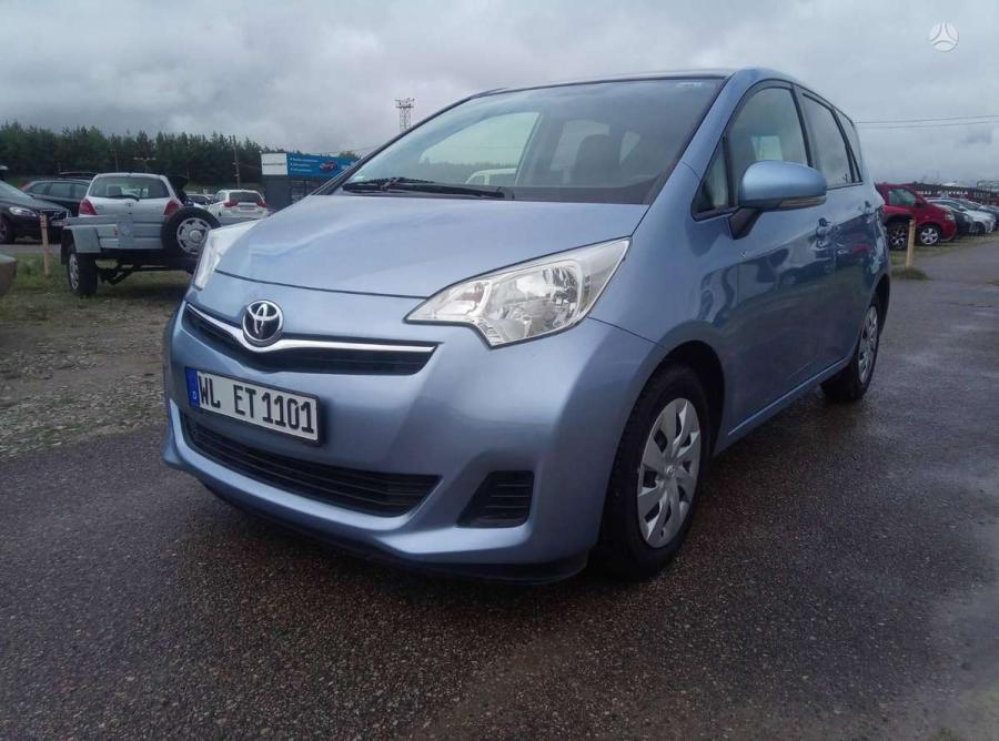 Blue Toyota Verso-S 2012 in Vilnius, with an engine capacity of 1.30 L and mileage of 185 thousand km for 6150 €, photo 4 on AUTOMOTO.COM.LV