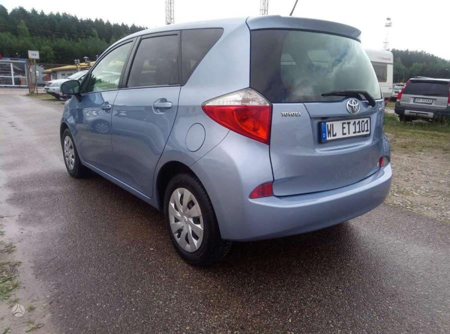 Blue Toyota Verso-S 2012 in Vilnius, with an engine capacity of 1.30 L and mileage of 185 thousand km for 6150 €, photo 5 on AUTOMOTO.COM.LV