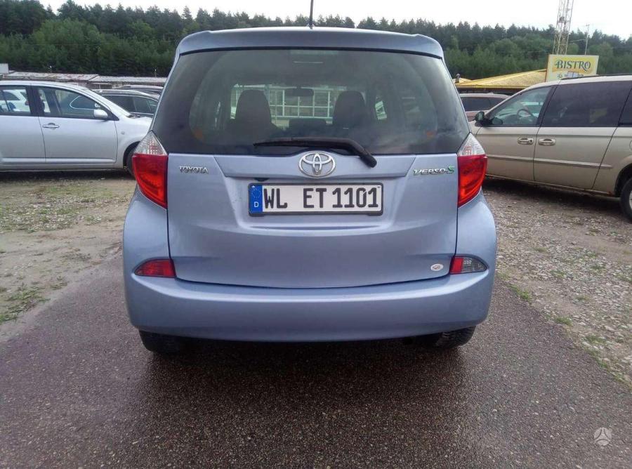 Blue Toyota Verso-S 2012 in Vilnius, with an engine capacity of 1.30 L and mileage of 185 thousand km for 6150 €, photo 6 on AUTOMOTO.COM.LV