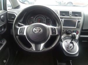 Blue Toyota Verso-S 2012 in Vilnius, with an engine capacity of 1.30 L and mileage of 185 thousand km for 6150 €, photo 18 on AUTOMOTO.COM.LV