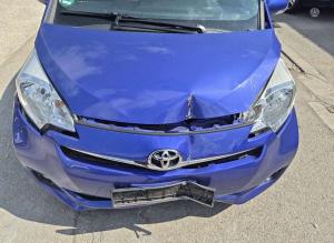 Blue Toyota Verso-S 2011 in Kaunas, with an engine capacity of 1.36 L and mileage of 99 thousand km for 3200 €, photo 4 on AUTOMOTO.COM.LV