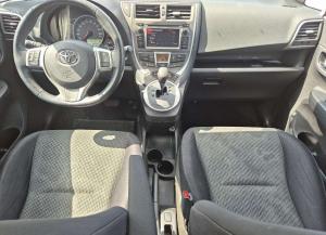 Blue Toyota Verso-S 2011 in Kaunas, with an engine capacity of 1.36 L and mileage of 99 thousand km for 3200 €, photo 9 on AUTOMOTO.COM.LV