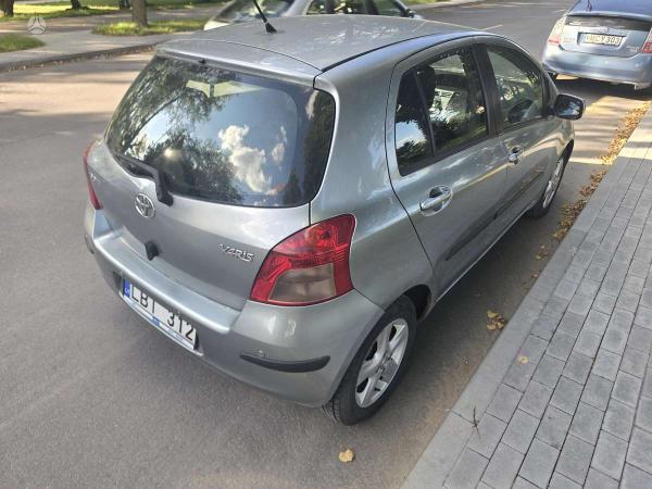 Toyota Verso-S 2006 in Siauliai on AUTOMOTO.COM.LV Grey Toyota Verso-S 2006 in Siauliai, with an engine capacity of 1.30 L and mileage of 264 thousand km for 1699 €, photo 5 on AUTOMOTO.COM.LV