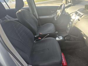 Pelēks Toyota Verso-S 2006 Šauļi, ar dzinēja tilpumu 1.30 L un nobraukumu 264 tūkst. km par 1699 €, foto 12 vietnē AUTOMOTO.COM.LV