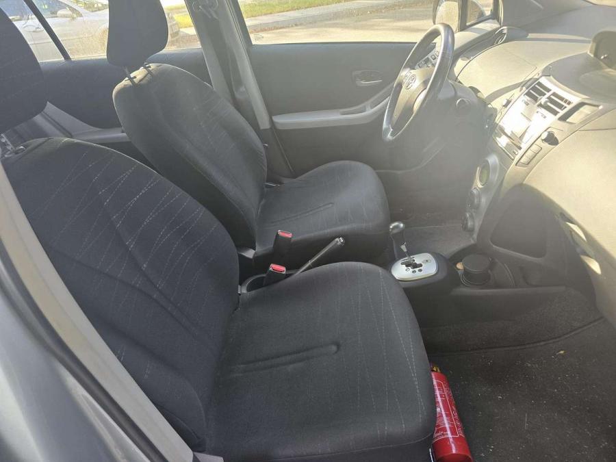 Pelēks Toyota Verso-S 2006 Šauļi, ar dzinēja tilpumu 1.30 L un nobraukumu 264 tūkst. km par 1699 €, foto 12 vietnē AUTOMOTO.COM.LV