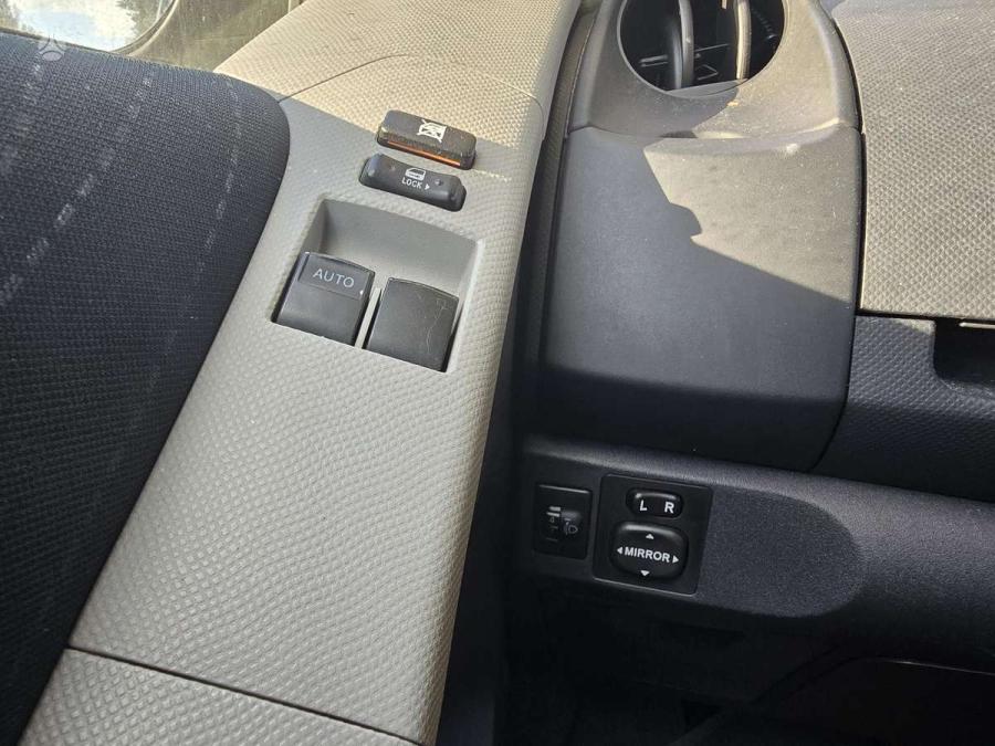 Pelēks Toyota Verso-S 2006 Šauļi, ar dzinēja tilpumu 1.30 L un nobraukumu 264 tūkst. km par 1699 €, foto 15 vietnē AUTOMOTO.COM.LV