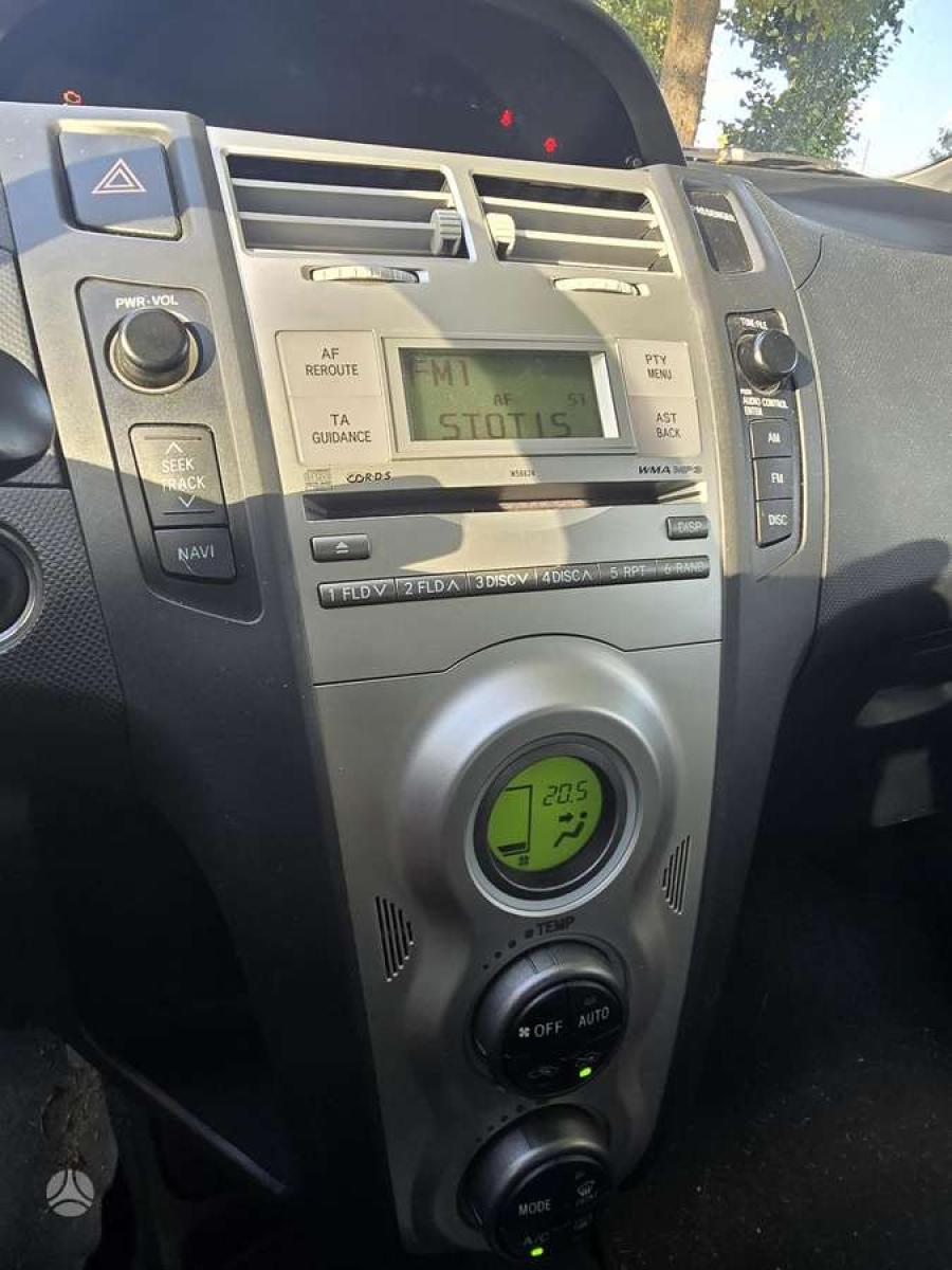 Pelēks Toyota Verso-S 2006 Šauļi, ar dzinēja tilpumu 1.30 L un nobraukumu 264 tūkst. km par 1699 €, foto 18 vietnē AUTOMOTO.COM.LV