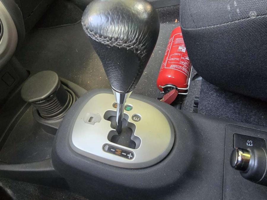 Pelēks Toyota Verso-S 2006 Šauļi, ar dzinēja tilpumu 1.30 L un nobraukumu 264 tūkst. km par 1699 €, foto 19 vietnē AUTOMOTO.COM.LV
