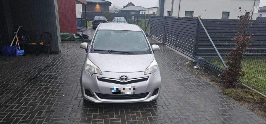 Pelēks Toyota Verso-S 2011 Kauņa, ar dzinēja tilpumu 1.30 L un nobraukumu 320 tūkst. km par 4800 €, foto 8 vietnē AUTOMOTO.COM.LV