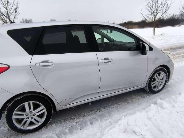 Pelēks Toyota Verso-S 2011 Šauļi, ar dzinēja tilpumu 1.30 L un nobraukumu 252 tūkst. km par 5500 €, foto 6 vietnē AUTOMOTO.COM.LV