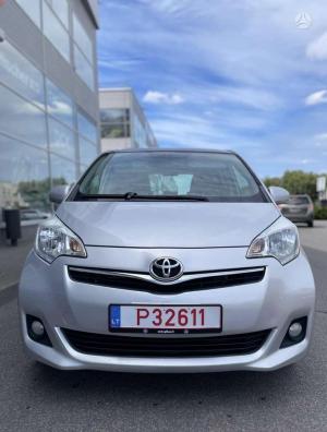 Grey Toyota Verso-S 2011 in Vilnius, with an engine capacity of 1.40 L and mileage of 212 thousand km for 5950 €, photo 3 on AUTOMOTO.COM.LV
