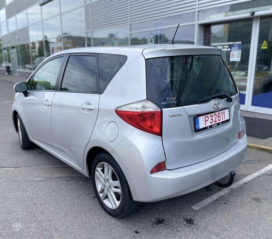 Grey Toyota Verso-S 2011 in Vilnius, with an engine capacity of 1.40 L and mileage of 212 thousand km for 5950 €, photo 6 on AUTOMOTO.COM.LV