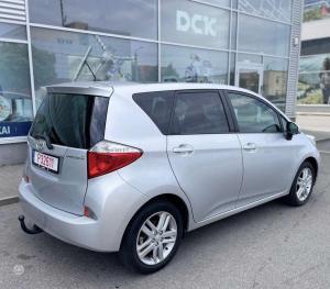 Grey Toyota Verso-S 2011 in Vilnius, with an engine capacity of 1.40 L and mileage of 212 thousand km for 5950 €, photo 7 on AUTOMOTO.COM.LV