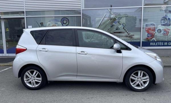 Grey Toyota Verso-S 2011 in Vilnius, with an engine capacity of 1.40 L and mileage of 212 thousand km for 5950 €, photo 8 on AUTOMOTO.COM.LV