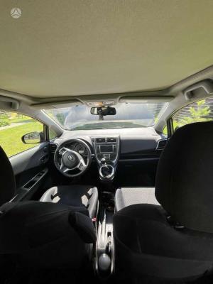 Pelēks Toyota Verso-S 2012 Alīta, ar dzinēja tilpumu 0.00 L un nobraukumu 243 tūkst. km par 4350 €, foto 6 vietnē AUTOMOTO.COM.LV