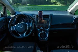 Pelēks Toyota Verso-S 2013 Tallina, ar dzinēja tilpumu 1.30 L un nobraukumu 157 tūkst. km par 4950 €, foto 9 vietnē AUTOMOTO.COM.LV
