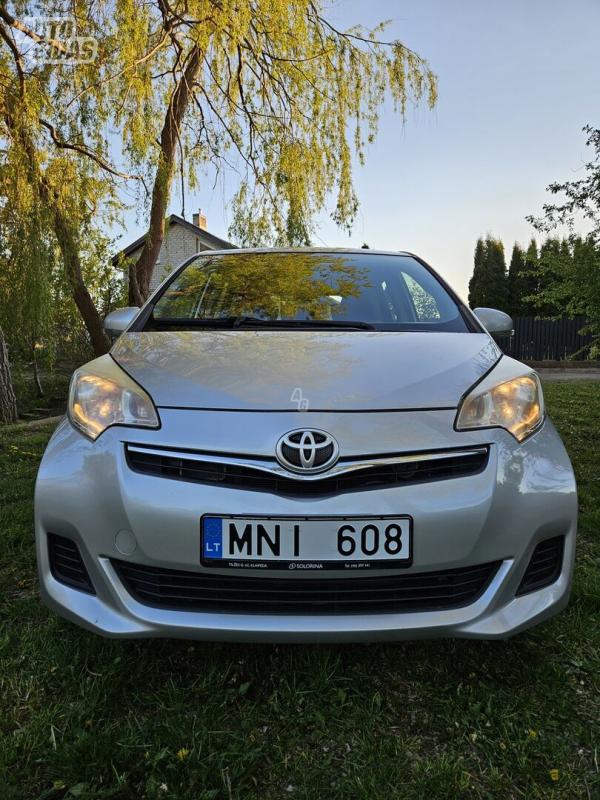 Grey Toyota Verso-S 2011 in Klaipeda, with an engine capacity of 1.30 L and mileage of 99 thousand km for 4750 €, photo 3 on AUTOMOTO.COM.LV