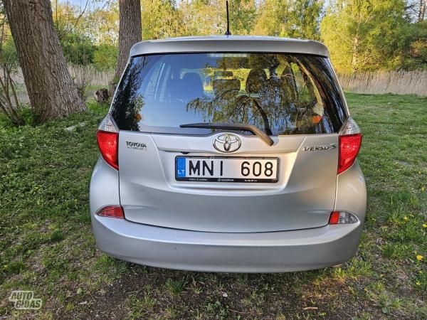 Grey Toyota Verso-S 2011 in Klaipeda, with an engine capacity of 1.30 L and mileage of 99 thousand km for 4750 €, photo 10 on AUTOMOTO.COM.LV