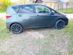Pelēks Toyota Verso-S 2011 Valka, ar dzinēja tilpumu 1.40 L un nobraukumu 245 tūkst. km par 4100 €, foto 5 vietnē AUTOMOTO.COM.LV