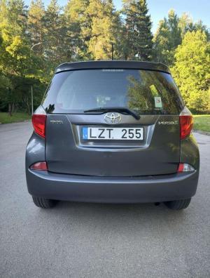 Grey Toyota Verso-S 2011 in Visaginas, with an engine capacity of 1.30 L and mileage of 249 thousand km for 3900 €, photo 5 on AUTOMOTO.COM.LV