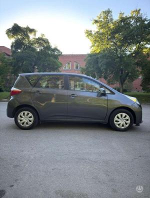 Grey Toyota Verso-S 2011 in Visaginas, with an engine capacity of 1.30 L and mileage of 249 thousand km for 3900 €, photo 7 on AUTOMOTO.COM.LV