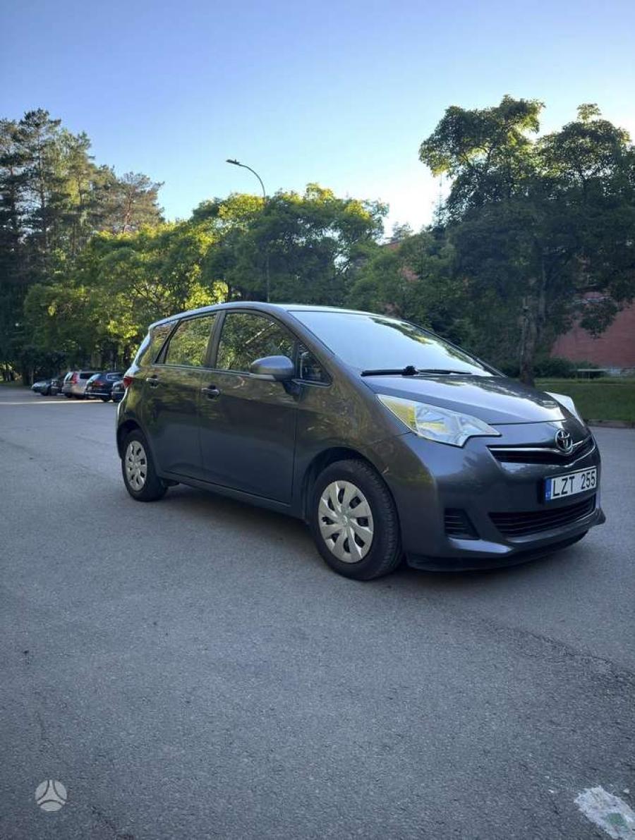 Grey Toyota Verso-S 2011 in Visaginas, with an engine capacity of 1.30 L and mileage of 249 thousand km for 3900 €, photo 8 on AUTOMOTO.COM.LV
