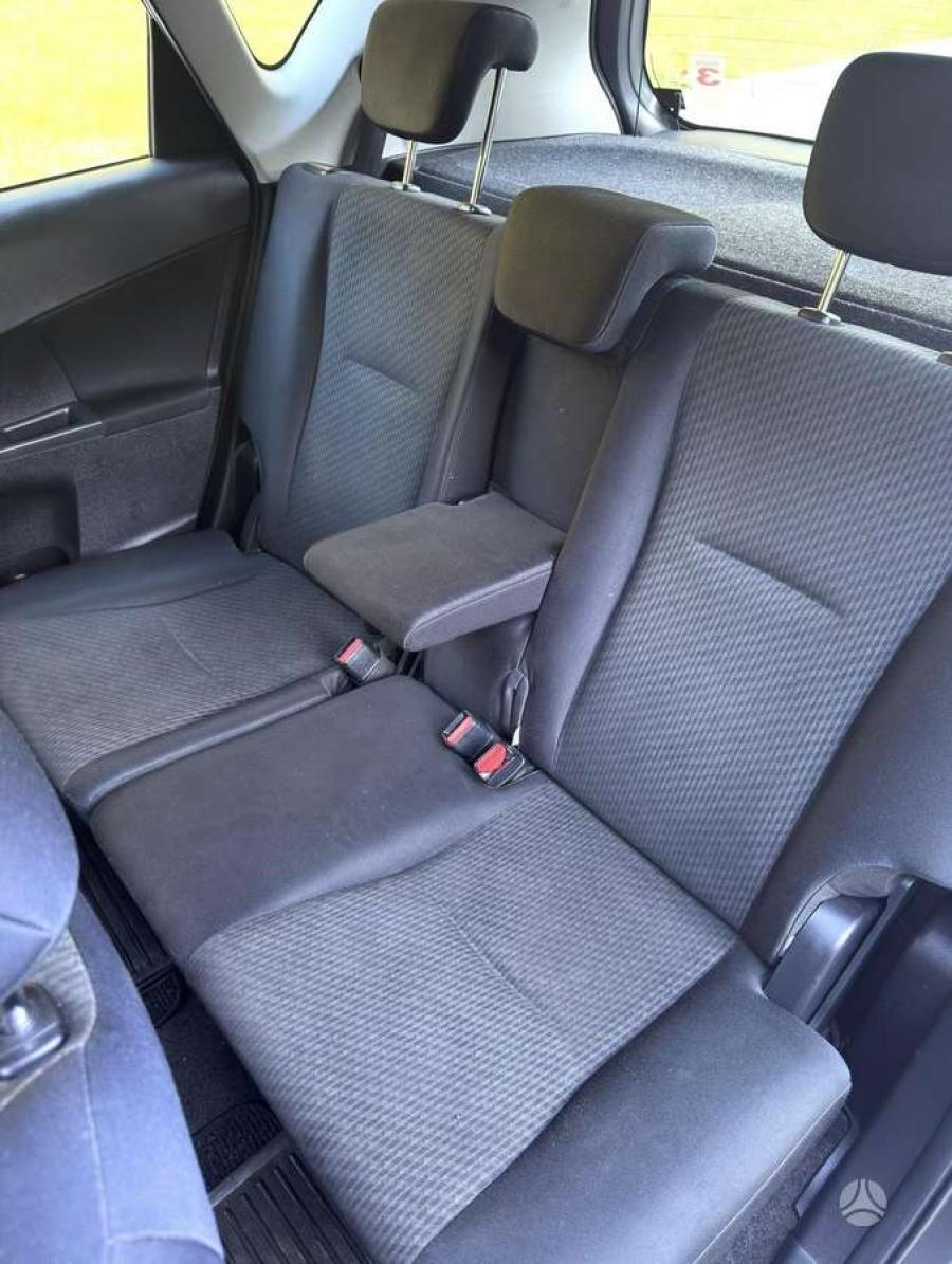 Grey Toyota Verso-S 2011 in Visaginas, with an engine capacity of 1.30 L and mileage of 249 thousand km for 3900 €, photo 14 on AUTOMOTO.COM.LV