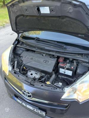 Grey Toyota Verso-S 2011 in Visaginas, with an engine capacity of 1.30 L and mileage of 249 thousand km for 3900 €, photo 16 on AUTOMOTO.COM.LV
