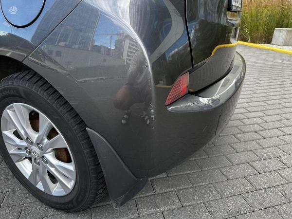 Pelēks Toyota Verso-S 2012 Viļņa, ar dzinēja tilpumu 1.33 L un nobraukumu 157 tūkst. km par 3900 €, foto 7 vietnē AUTOMOTO.COM.LV