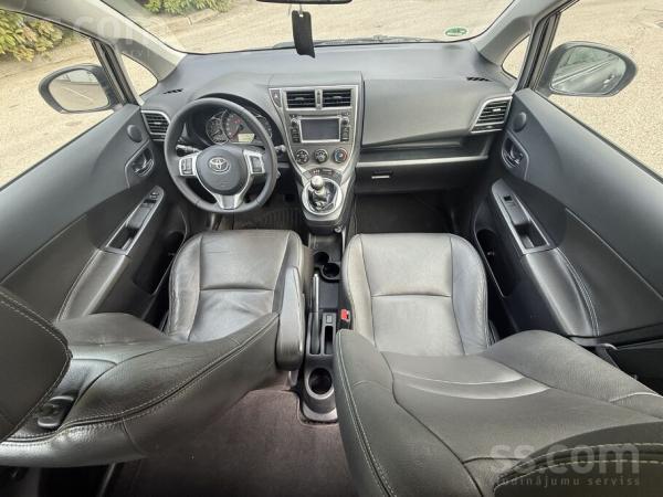 Pelēks Toyota Verso-S 2012 Rīga, ar dzinēja tilpumu 1.40 L un nobraukumu 240 tūkst. km par 4570 €, foto 10 vietnē AUTOMOTO.COM.LV