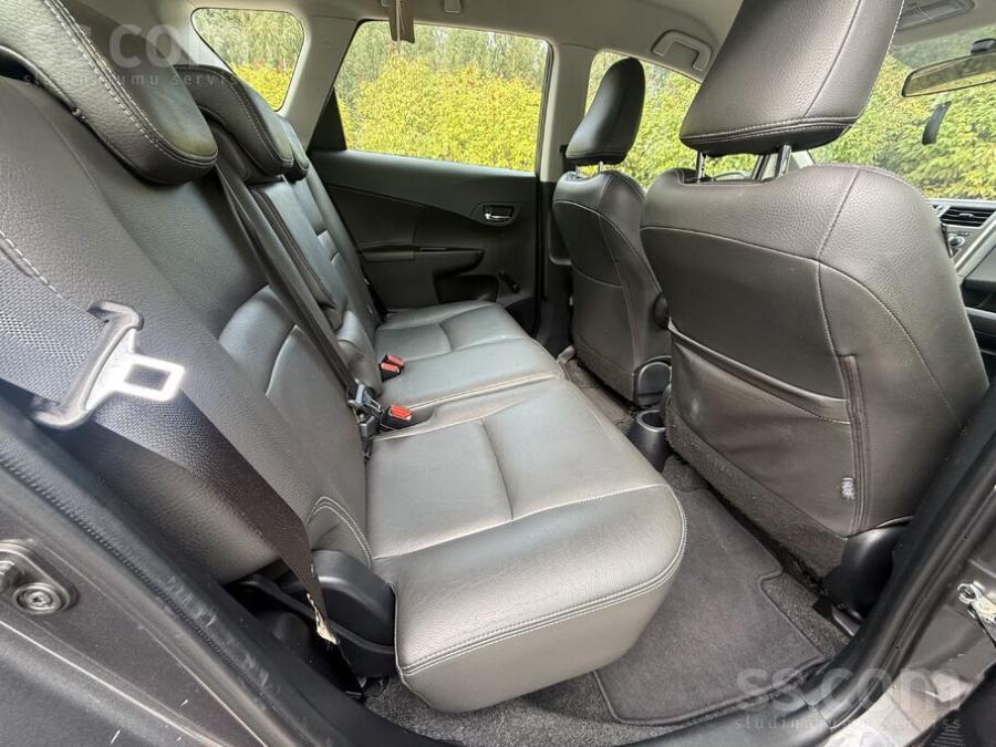 Pelēks Toyota Verso-S 2012 Rīga, ar dzinēja tilpumu 1.40 L un nobraukumu 240 tūkst. km par 4570 €, foto 11 vietnē AUTOMOTO.COM.LV