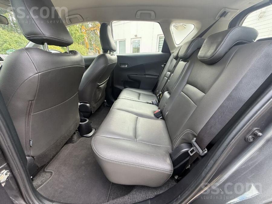Pelēks Toyota Verso-S 2012 Rīga, ar dzinēja tilpumu 1.40 L un nobraukumu 240 tūkst. km par 4570 €, foto 12 vietnē AUTOMOTO.COM.LV