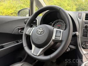 Pelēks Toyota Verso-S 2012 Rīga, ar dzinēja tilpumu 1.40 L un nobraukumu 240 tūkst. km par 4570 €, foto 15 vietnē AUTOMOTO.COM.LV