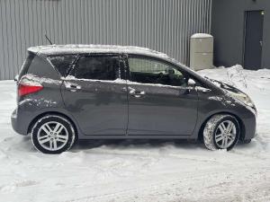 Grey Toyota Verso-S 2013 in Kaunas, with an engine capacity of 1.36 L and mileage of 194 thousand km for 5150 €, photo 3 on AUTOMOTO.COM.LV