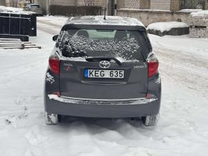 Grey Toyota Verso-S 2013 in Kaunas, with an engine capacity of 1.36 L and mileage of 194 thousand km for 5150 €, photo 5 on AUTOMOTO.COM.LV
