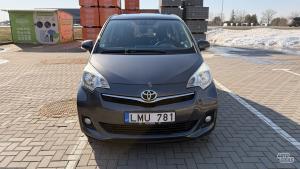 Toyota Verso-S 2011 in Panevezys, with an engine capacity of 1.40 L and mileage of 218 thousand km for 3600 €, photo 8 on AUTOMOTO.COM.LV