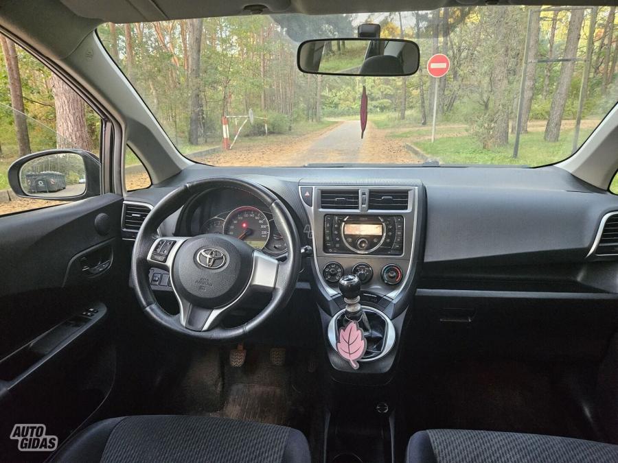 Toyota Verso-S 2012 Kauņa, ar dzinēja tilpumu 1.30 L un nobraukumu 224 tūkst. km par 3850 €, foto 18 vietnē AUTOMOTO.COM.LV