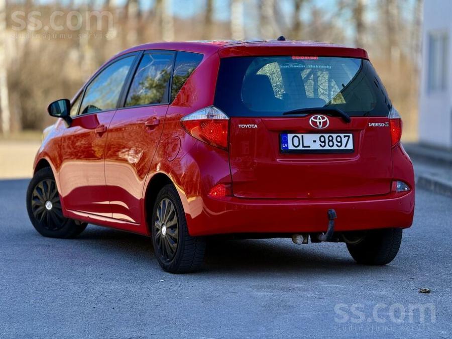 Красный Тойота Verso-S 2014 в Рига, объемом двигателя 1.40 л и пробегом 230 тыс. км за 4750 €, фото 4 на AUTOMOTO.COM.LV