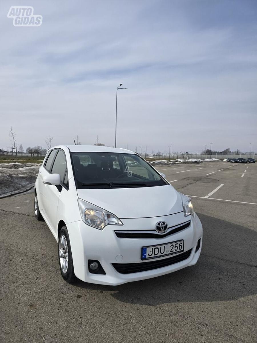 Toyota Verso-S 2014 Šauļi, ar dzinēja tilpumu 1.40 L un nobraukumu 107 tūkst. km par 5400 €, foto 2 vietnē AUTOMOTO.COM.LV