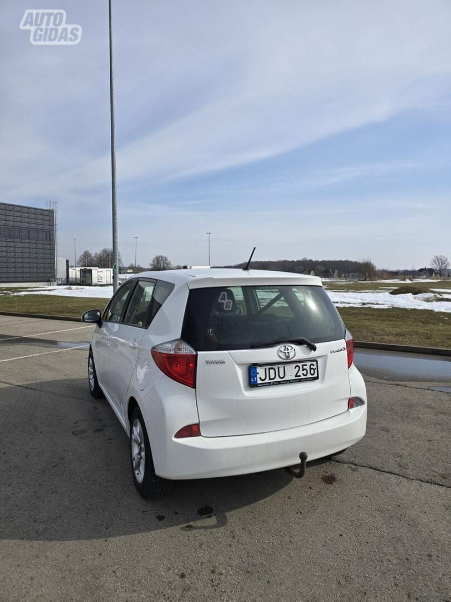 Toyota Verso-S 2014 Šauļi, ar dzinēja tilpumu 1.40 L un nobraukumu 107 tūkst. km par 5400 €, foto 3 vietnē AUTOMOTO.COM.LV
