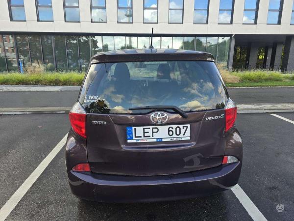Toyota Verso-S 2013 Viļņa vietnē Violets Toyota Verso-S 2013 Viļņa, ar dzinēja tilpumu 1.33 L un nobraukumu 205 tūkst. km par 6100 €, foto 4 vietnē AUTOMOTO.COM.LV