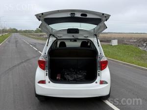 Balts Toyota Verso-S 2011 Liepāja, ar dzinēja tilpumu 1.30 L un nobraukumu 34 tūkst. km par 6600 €, foto 10 vietnē AUTOMOTO.COM.LV
