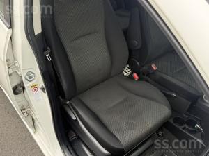 Balts Toyota Verso-S 2011 Liepāja, ar dzinēja tilpumu 1.30 L un nobraukumu 34 tūkst. km par 6600 €, foto 14 vietnē AUTOMOTO.COM.LV