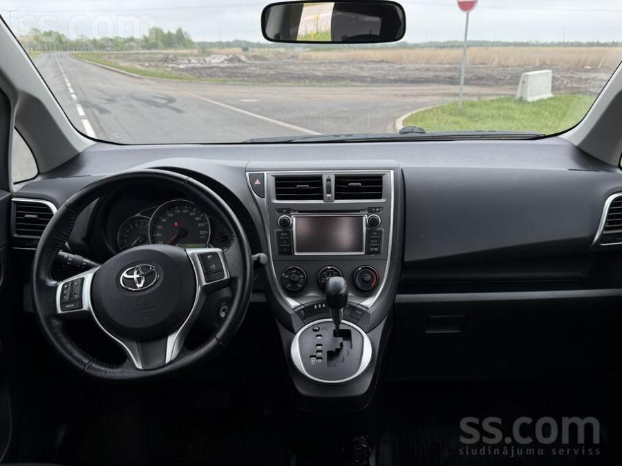 Balts Toyota Verso-S 2011 Liepāja, ar dzinēja tilpumu 1.30 L un nobraukumu 34 tūkst. km par 6600 €, foto 17 vietnē AUTOMOTO.COM.LV