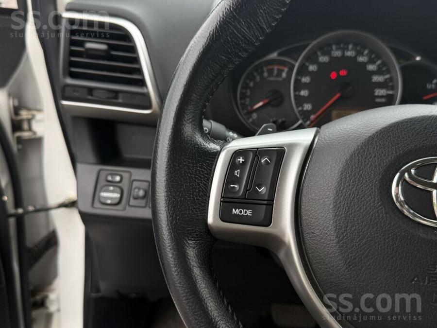 Balts Toyota Verso-S 2011 Liepāja, ar dzinēja tilpumu 1.30 L un nobraukumu 34 tūkst. km par 6600 €, foto 19 vietnē AUTOMOTO.COM.LV