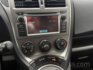 Balts Toyota Verso-S 2011 Liepāja, ar dzinēja tilpumu 1.30 L un nobraukumu 34 tūkst. km par 6600 €, foto 24 vietnē AUTOMOTO.COM.LV