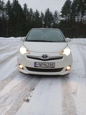 Balts Toyota Verso-S 2012 Ukmergė, ar dzinēja tilpumu 1.40 L un nobraukumu 177 tūkst. km par 4999 €, foto 2 vietnē AUTOMOTO.COM.LV