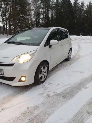 Balts Toyota Verso-S 2012 Ukmergė, ar dzinēja tilpumu 1.40 L un nobraukumu 177 tūkst. km par 4999 €, foto 3 vietnē AUTOMOTO.COM.LV